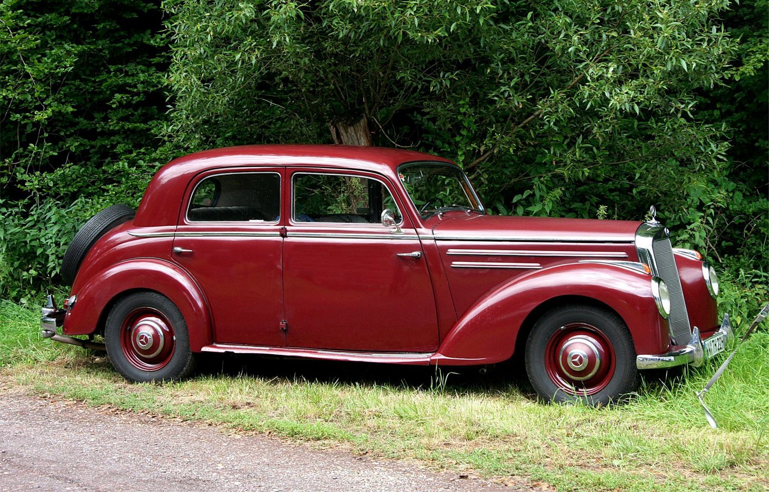 Mercedes-Benz W187 Sedan 220 (80 Hp)